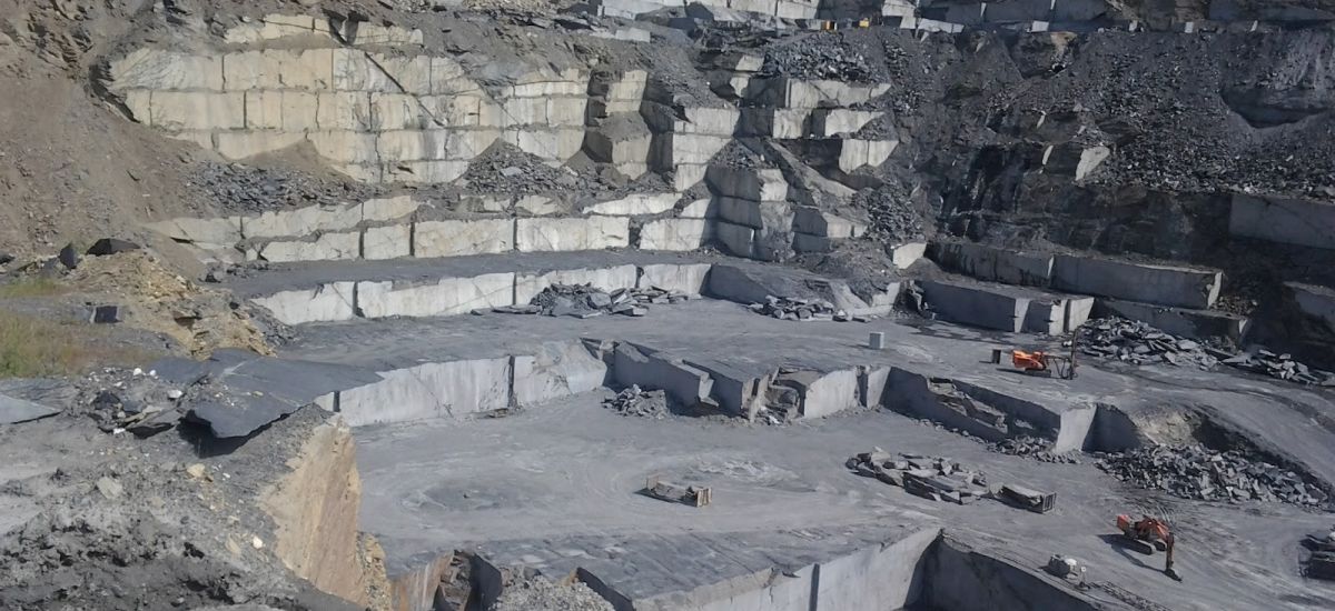 Expanding Family Slate Mining Company | Spanish Slate Quarries UK ... Expanding Family Slate Mining Company | Spanish Slate Quarries UK ...